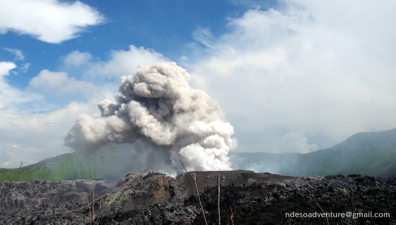 Gunung ibu (ibu Volcano ) on October 2013, Lava Dome still continuesly ...